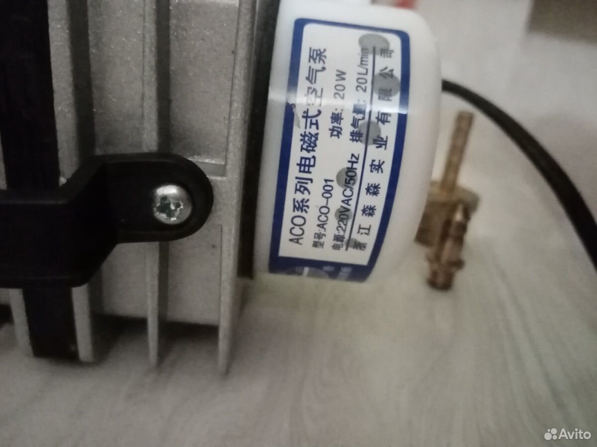 Поршневой компрессор Sunsun ACO-001 (20л-мин.)